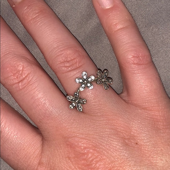 Pandora | Jewelry | Pandora Triflower Ring | Poshmark